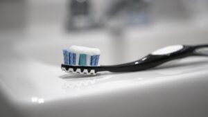 What Diseases Can You Get from Sharing a Toothbrush? What Experts Say